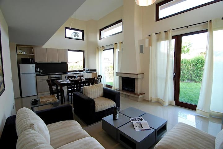 Ivanovi Kolibi Villa - Kiten