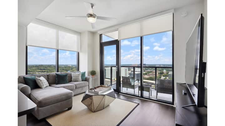 Luxury Midtown Corner Unit - Atlanta, GA
