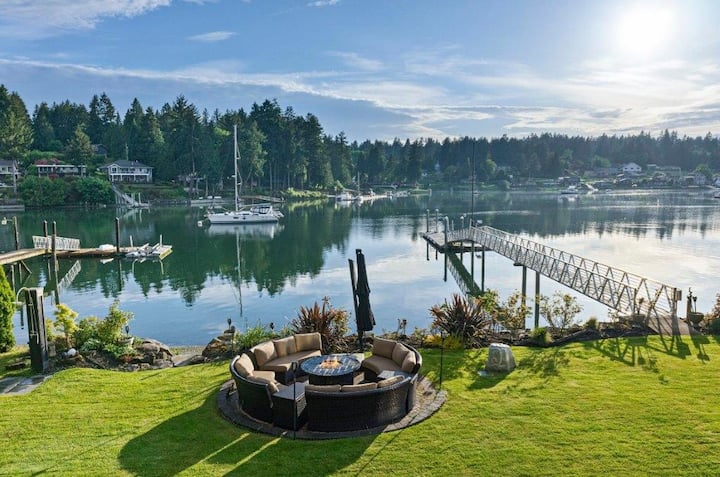 Waterfront Home Gas Firepit, Hot Tub, And Beach - Gig Harbor, WA