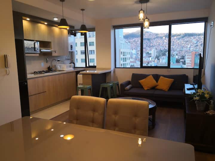 Cerca A La Embajada Americana Con Vista Panorámica - 拉巴斯