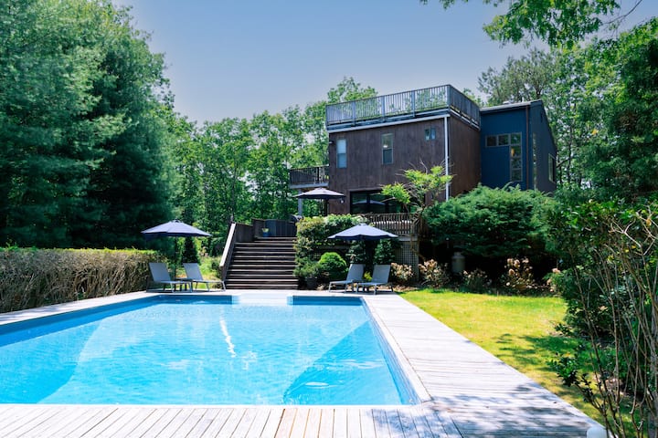 Private Retreat On 4 Acres - East Hampton, NY