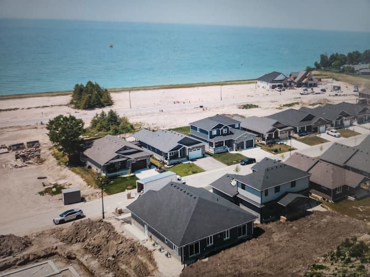 Prettiest Town's Lake- Bungalow - Goderich