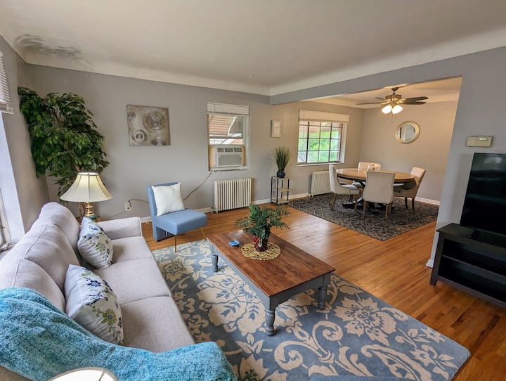 Beautiful 2bd/1bth Near Promedica - Toledo, OH