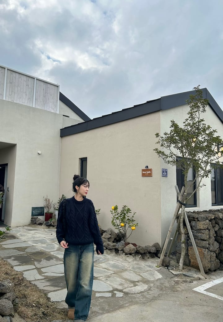 독채 펜션/빈티지 인테리어 /연박 할인/여름 자쿠지/오로라 불멍/애견동반/안마기/공항18분 - Jeju-si
