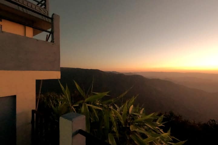 Cliffside Homestay One Upper & One Ground Room - Cherrapunji