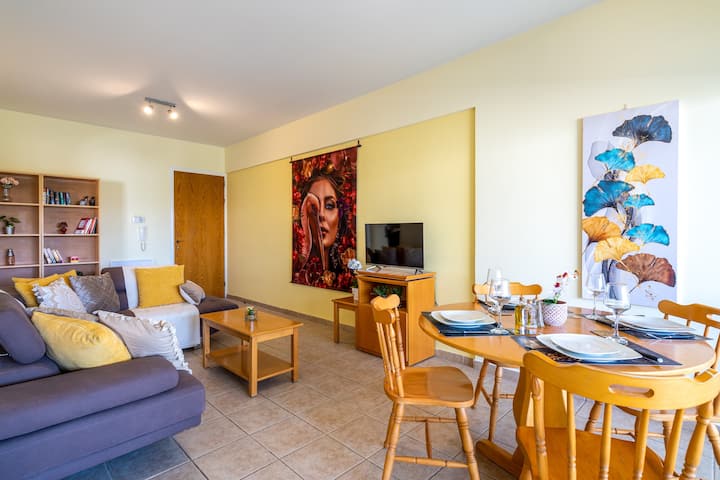 Yellow Canvas 2-bedroom - Larnaca