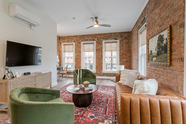 Restored Elegant Boutique Hotel - Canandaigua, NY