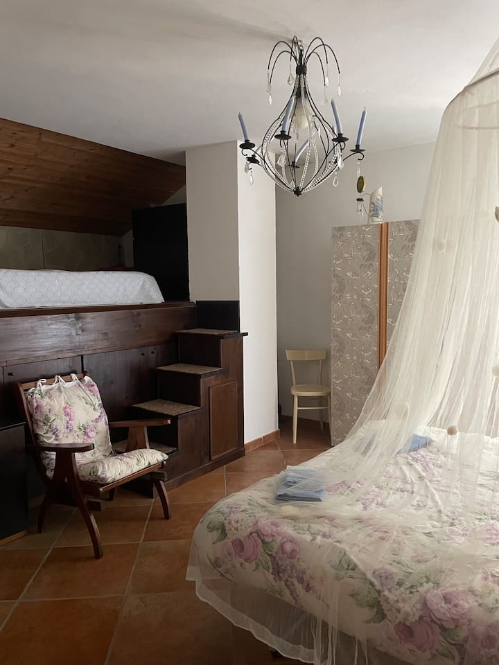 Camera Duplex Matrimoniale + Letto X 2 A Soppalco - Noli