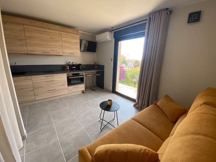 Studio 'Cap Taillat' - Plein Centre Du Lavandou - Le Lavandou
