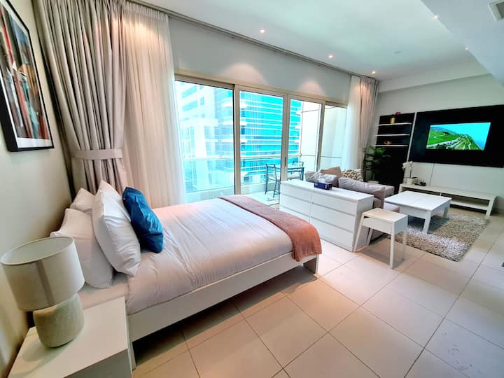 Sunrise Homes - A Modern Studio Next To Jbr Beach - Dubai Marina