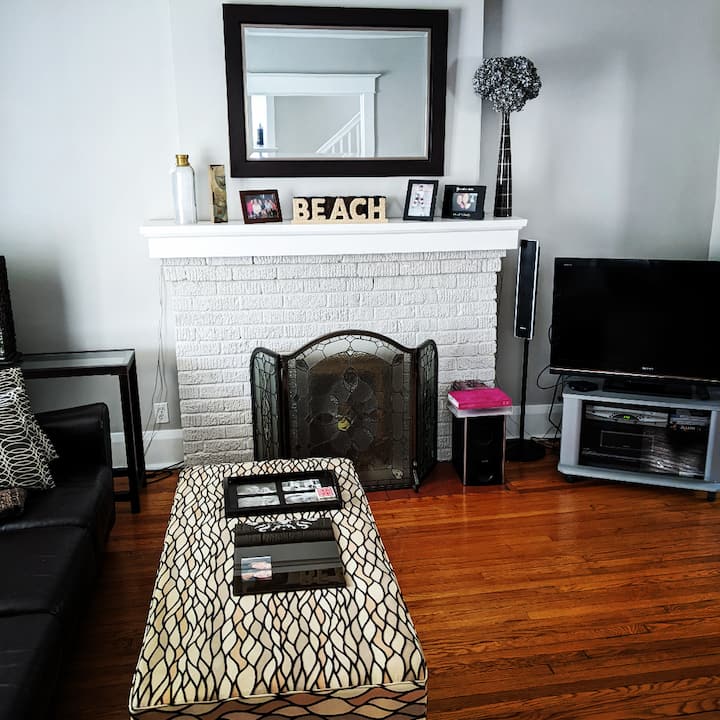 Beach Hill Detached 3 Br Home - Toronto, ON
