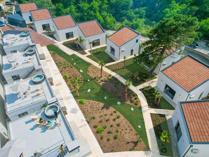 Deluxe Villa - Podgorica