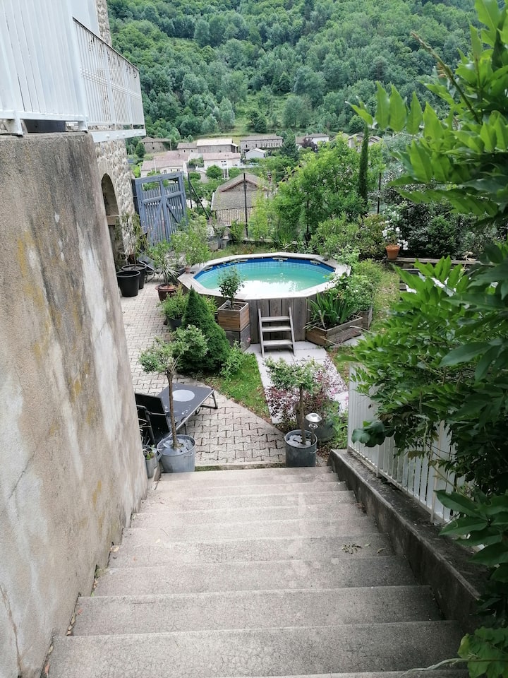 Au Tilleul Gîte 10/12/personnes - Ardèche