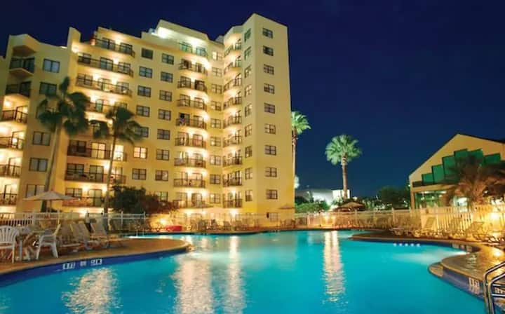 1706 Epic Universe 2br: Lakeview Balcony I-drive - Orlando