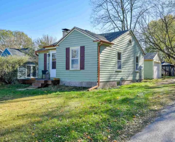 2 Bedroom House, Westside 30 Day - Madison, WI