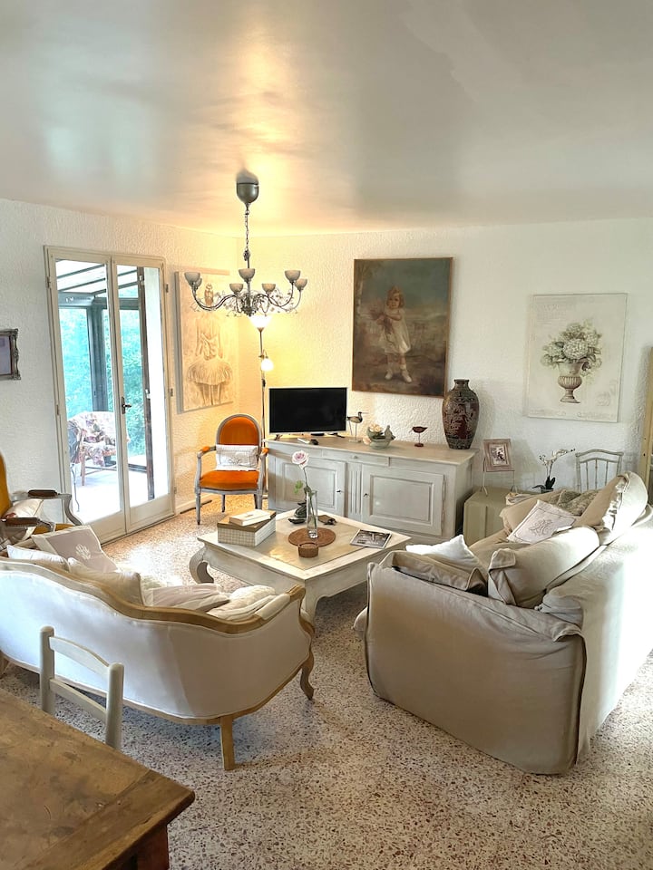 L'amourtié - Chambre Cocon - L'Isle-sur-la-Sorgue