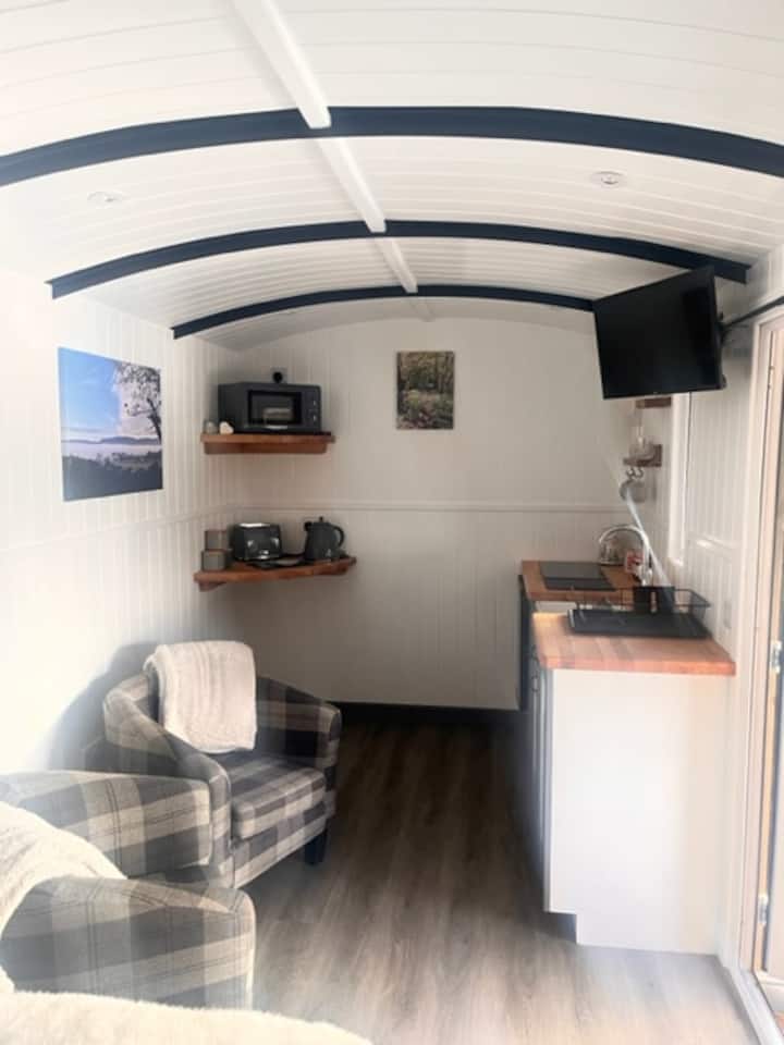 Idyllic Railway Carriages : Sycamore - Hay-on-Wye
