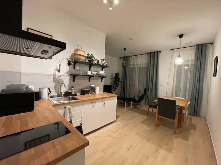 Spacious High Ceiling Modern Studio New Building - Luxembourg