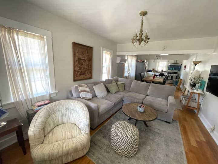 Charming 2br Long Beach California Bungalow - Long Beach, CA