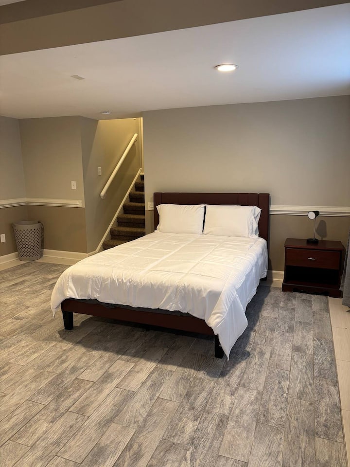 Private Studio Near Downtown Apex - Apex