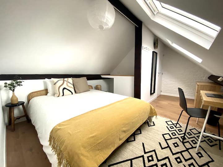 Cosy & Design Attic Bedroom | Eu-institutions - Brussels