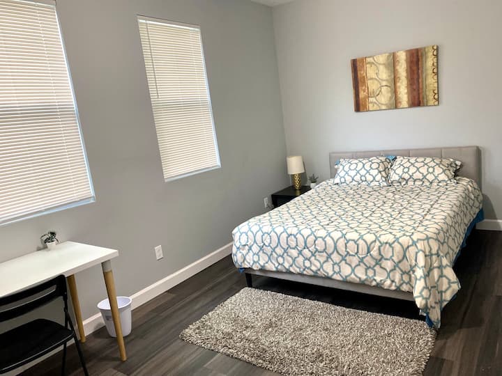 Paramount House Room B - St. Louis, MO