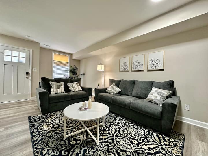 Modern Townhome W/ Balcony • Walk To Fuse Stadium - Gastonia, NC