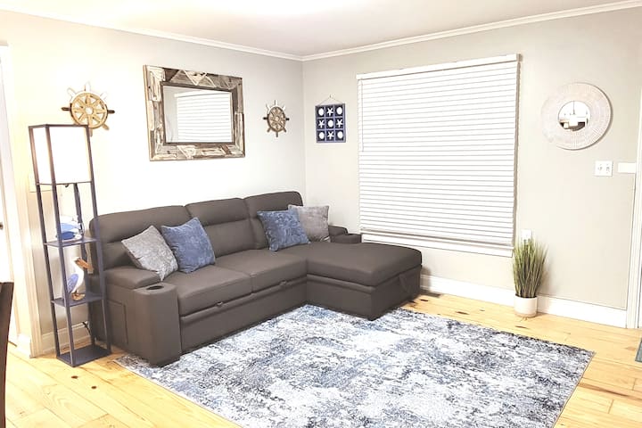 2/1 Cozy Cottage With Hot Tub Gazebo And Lake View - Fox Lake, IL