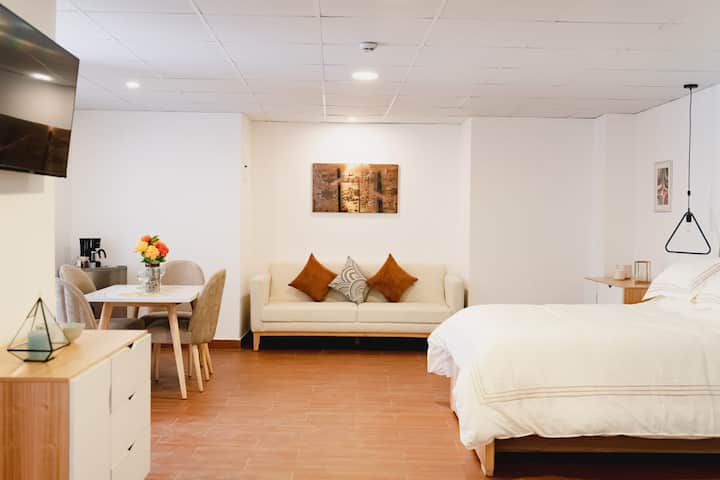 Cb2 Increíble Suite En El Centro Histórico - Cuenca