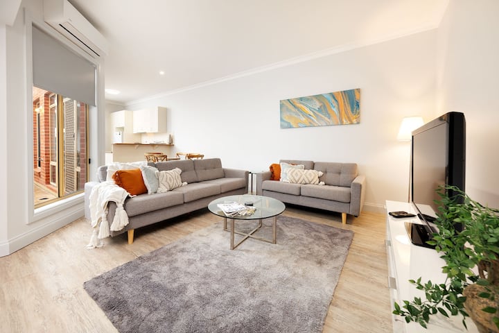 Central Style At The Gardens - Albury