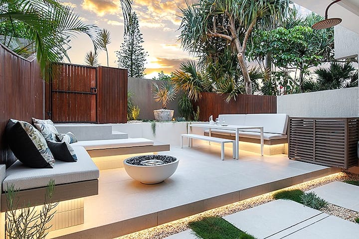 'Sunrise Luxury Beach Retreat' ~ Pooch Friendly - Noosa Heads