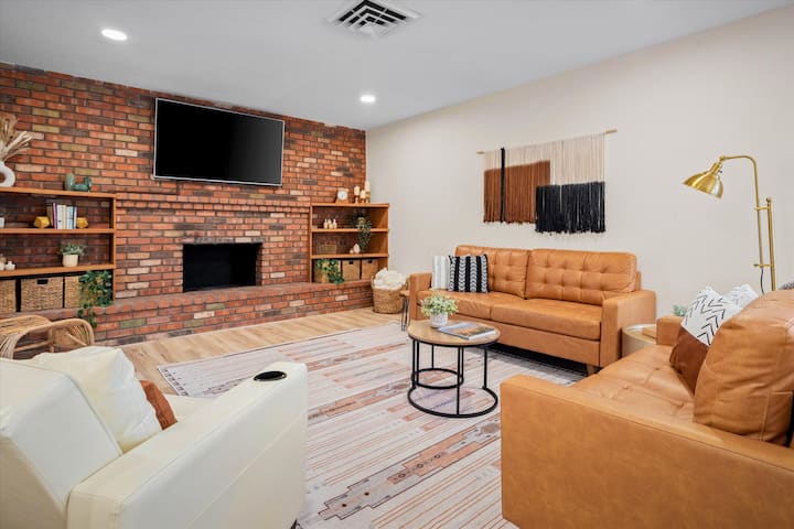 Desert Oasis With Game Room! - Tempe, AZ