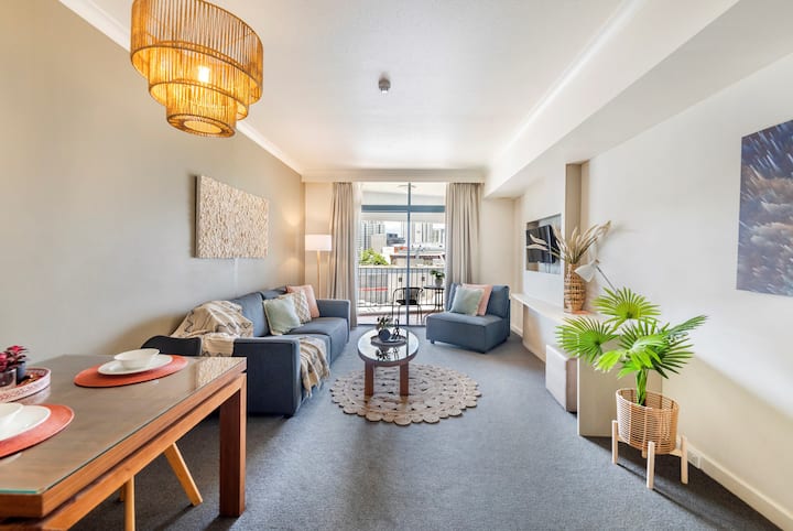 King Suite Dreams—poolside Living On The Esplanade - Darwin