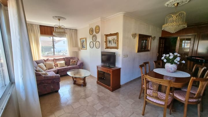 Amplia Casa En La Zona Lanzada - Sanxenxo