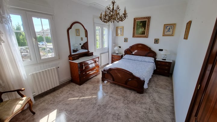 Amplia Casa En La Zona Lanzada - Portonovo