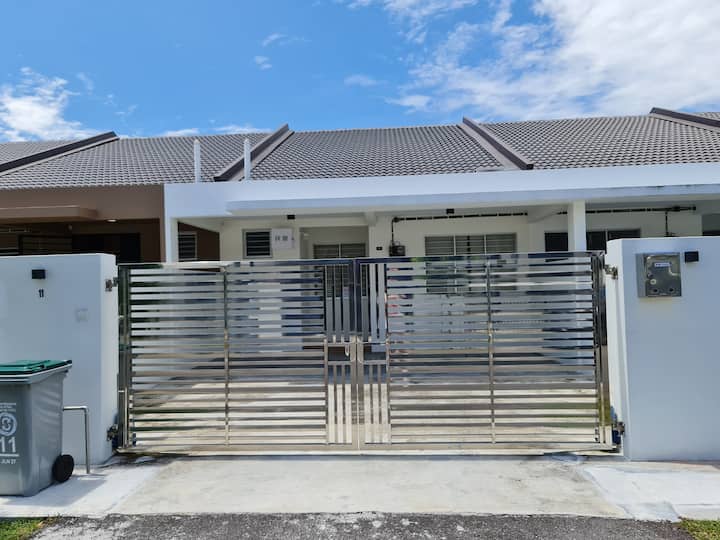 D'garden Cozy Homestay 1 Batu Pahat 6-8 Pax - Batu Pahat