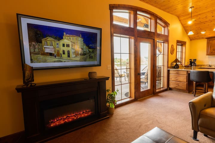 Waterfront Suite Mountain Views - Missoula, MT