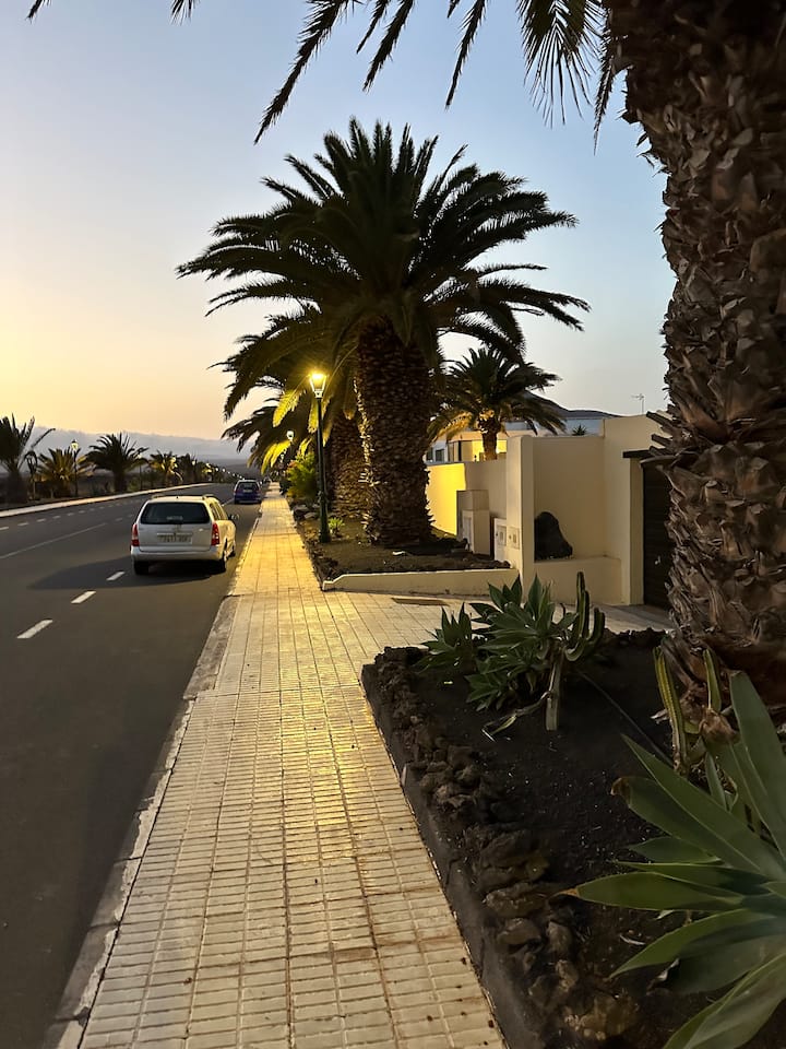 Cozy Canarian Guest House - Costa Teguise