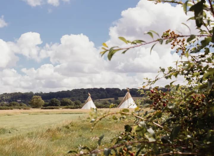 Luxury Tipi On A Farm With Stunning Views - Swindon