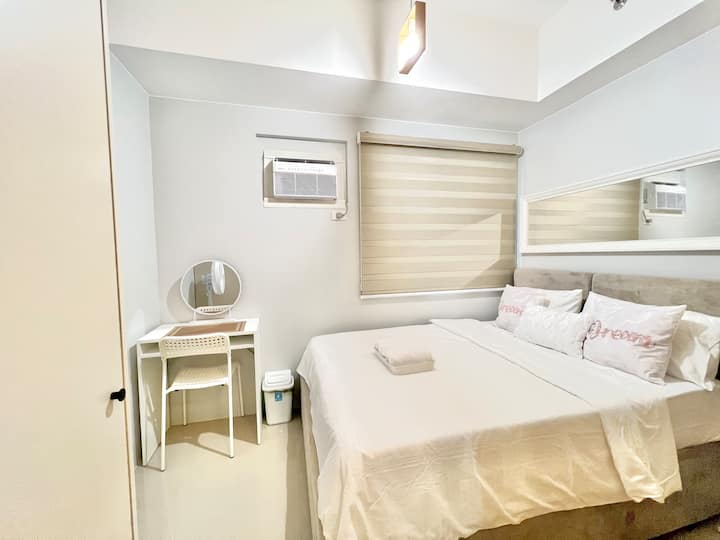 Le Soleil C | 1-br Classy Staycation Unit In Qc - Cuba