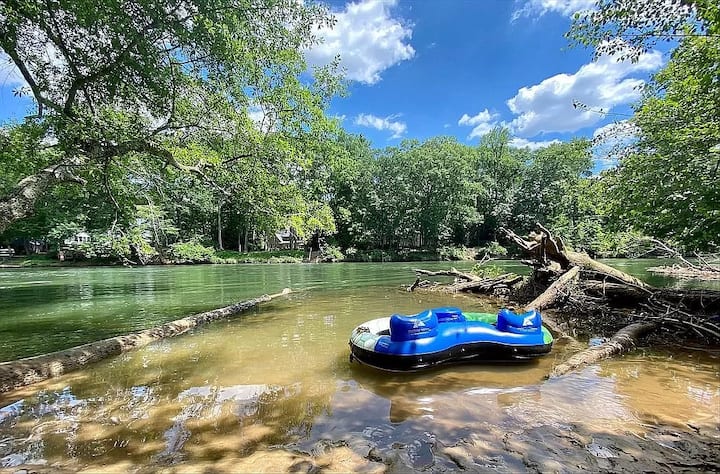 Luxury Riverfront • Pool • Hot Tub • 3 Acres - Alpharetta, GA