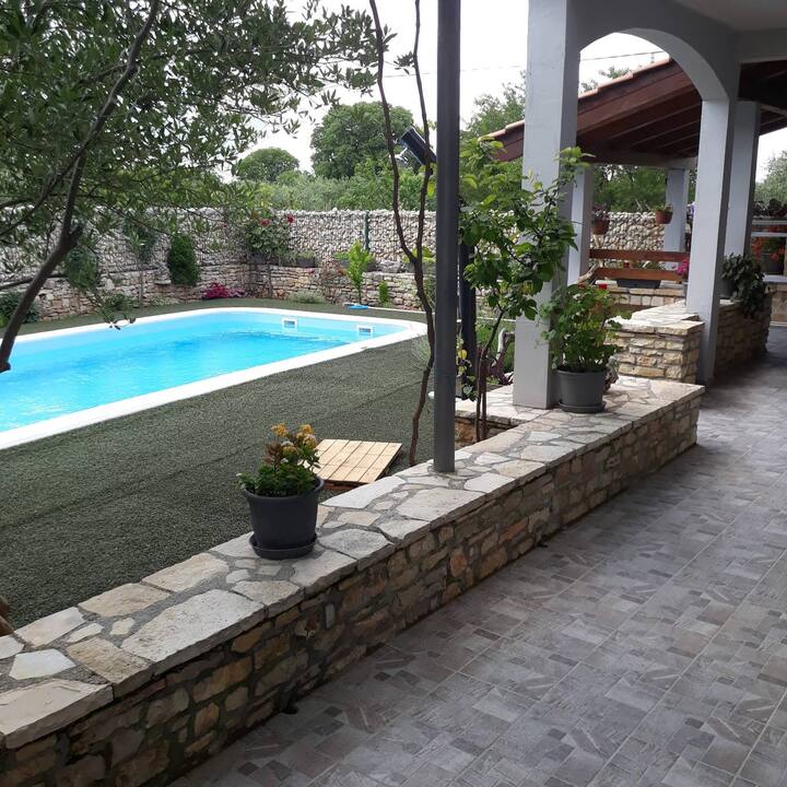 Villa San - Knin