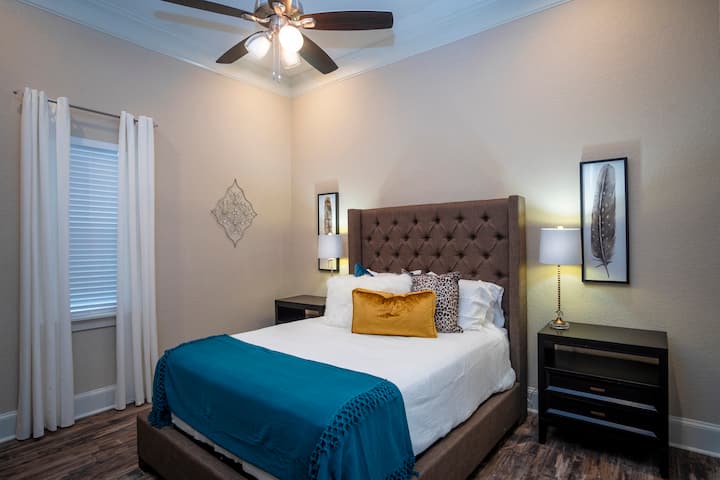 Experience Elegance In New 5br Downtown Sanctuary - San Antonio