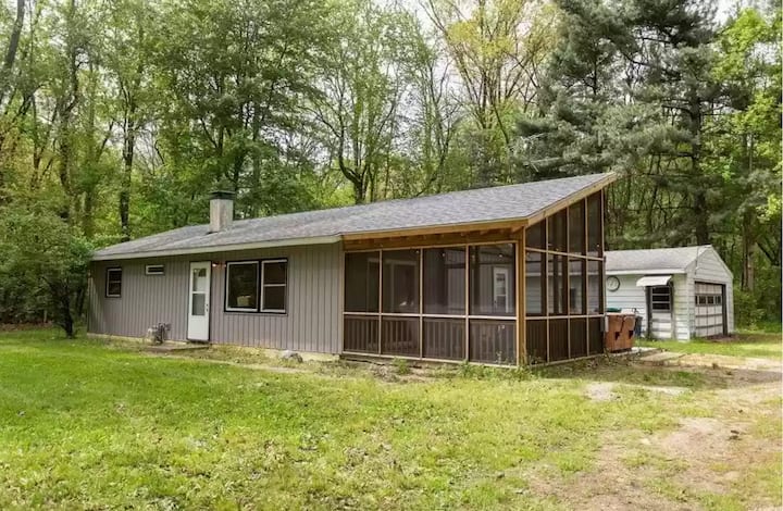 3-br Cottage W/ Hot Tub - LaPorte County, IN