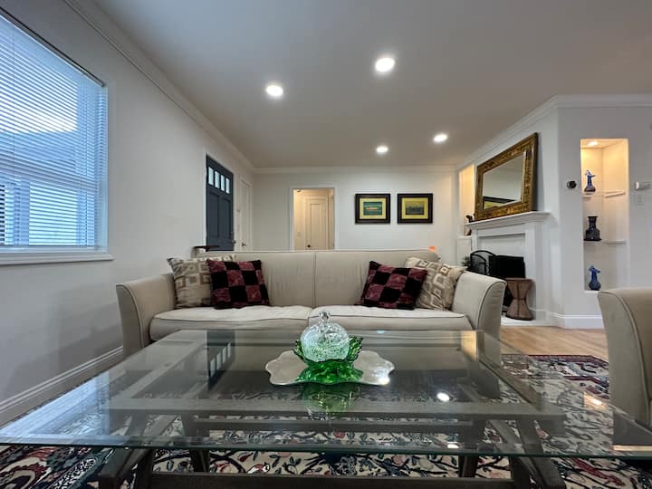 Charming 2 Bedroom / 1 Bath Downtown San Jose Home - San José