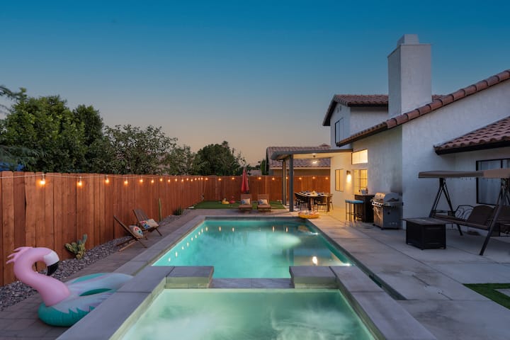 Unique Theme Airbnb W/ Pool& Spa! Fun Backyard - Indio, CA