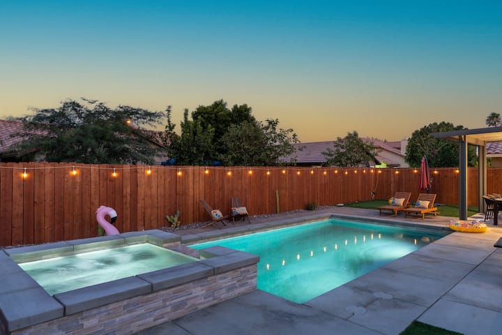 Perfect For Large Families W/ Game Room W/pool - Indio, CA