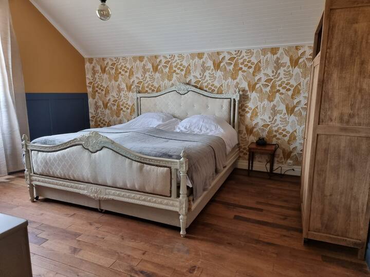 Bon Chez Nous / Kamer Belle Etoile - Bourganeuf