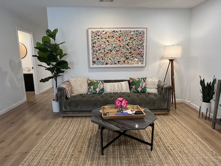 Super Chic 2 Bed In Trendy Brentwood / Burnet Area - Austin