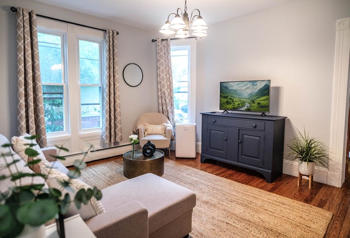 Cozy Eastrock Gem W/kingbed Near Yale And Dt - Connecticut